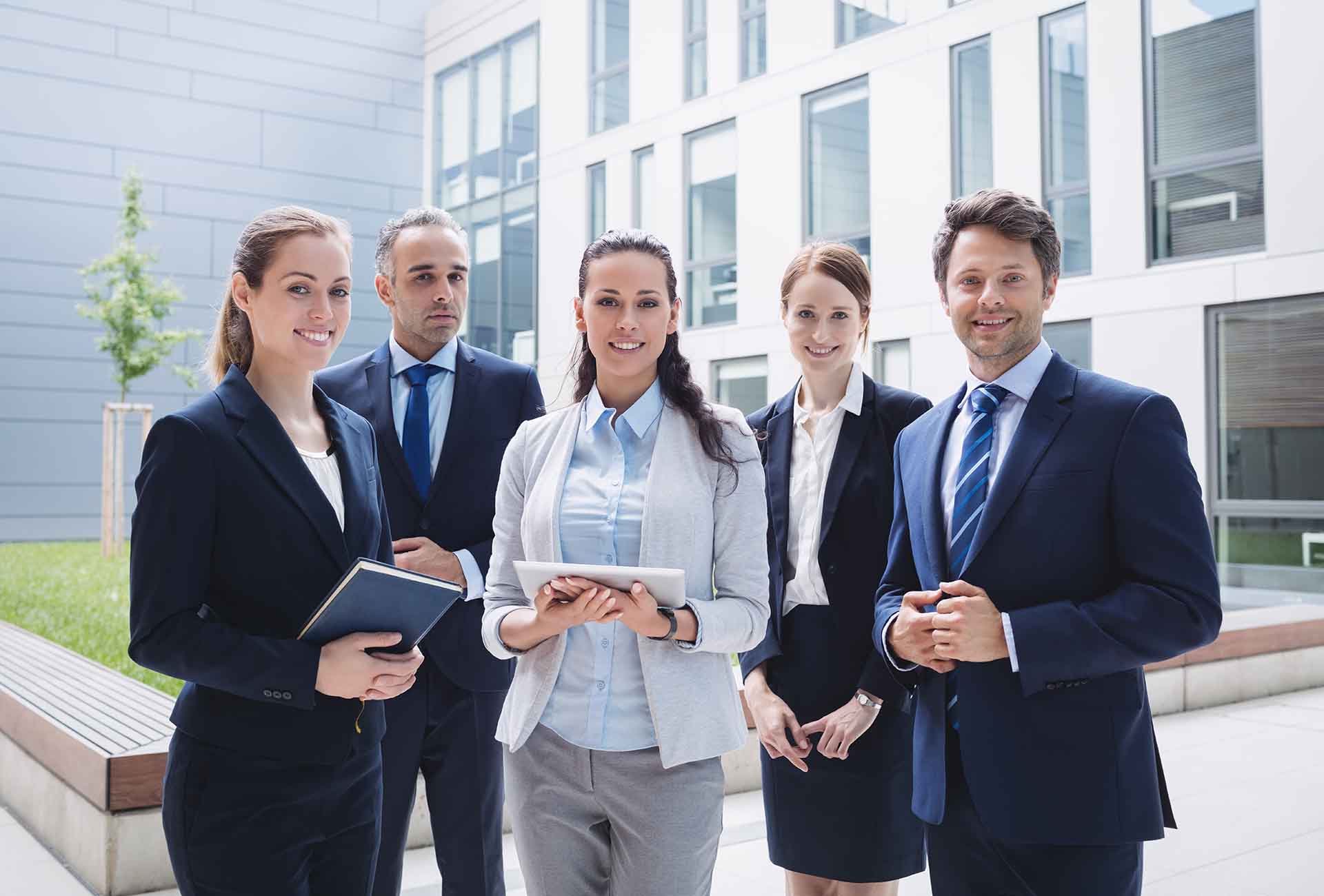 Consulting. Wir formen Helden seit 2016. | grandega